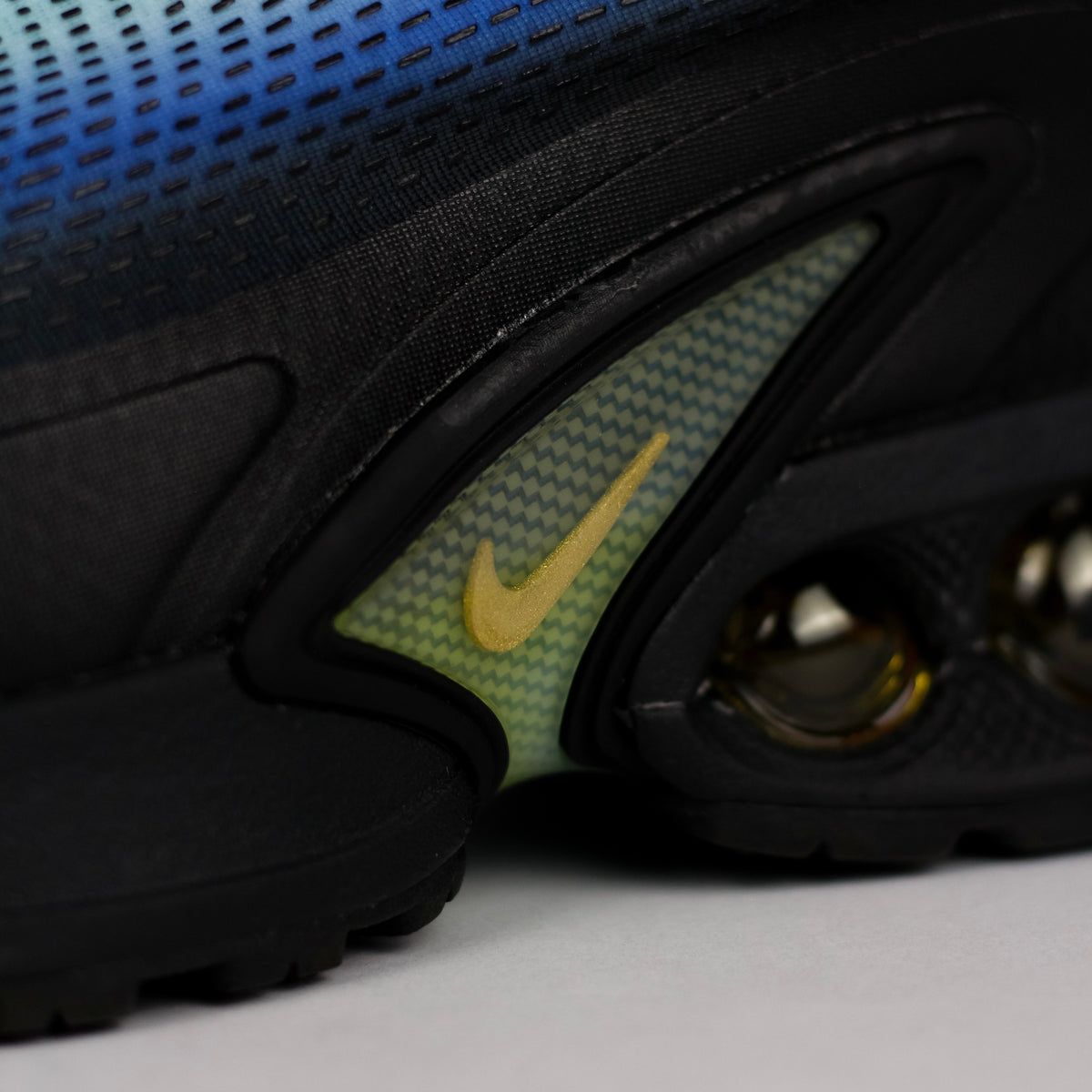 NIKE AIR MAX DN SE / HYPER BLUE – SKYWEAR