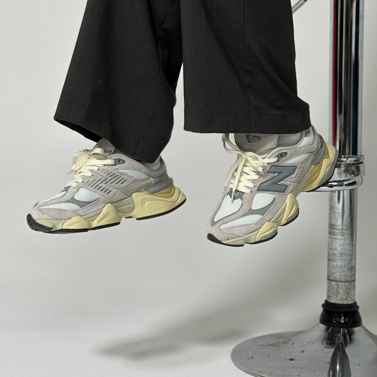 New Balance 9060 / Moonbeam – SKYWEAR