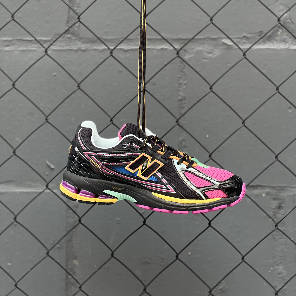 New Balance 1906R / Neon Nights - NLock – SKYWEAR